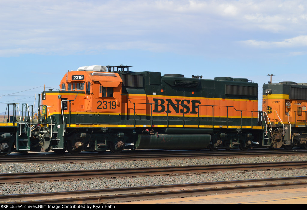 BNSF 2319 Working Winslow Yard
